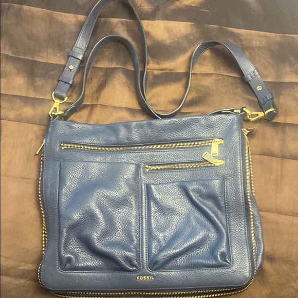 Fossil | Bags | Fossil Navy Blue Pebbled Leather Expandable Piper Zip ...